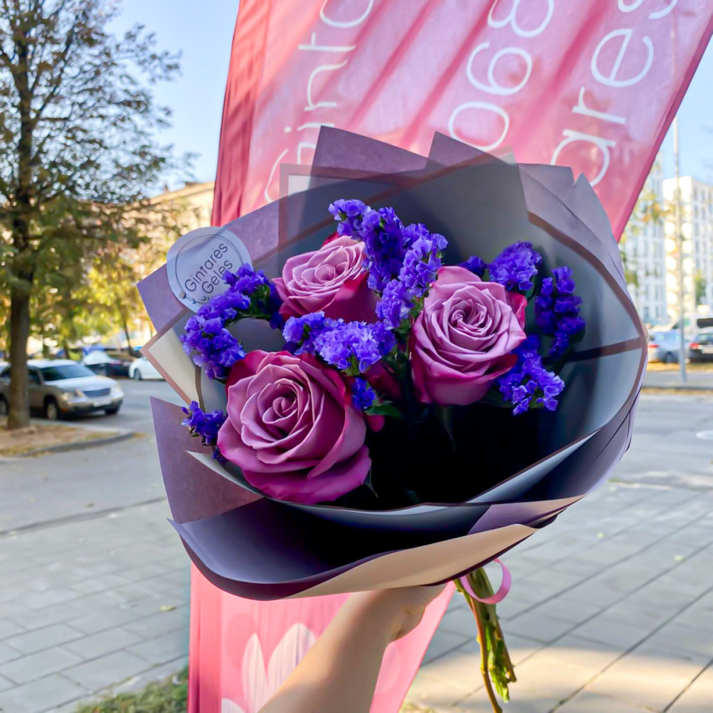 Rožinių rožių ir limonijų puokštė | Gėlės Vilniuje | Gintarės Gėlės